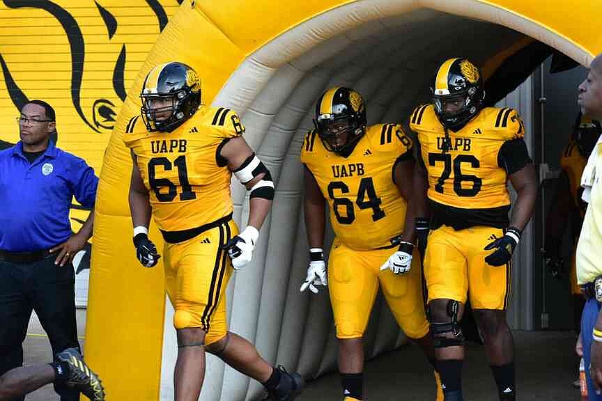 Golden Lions’ offensive line rebuilds | Pine Bluff Commercial News