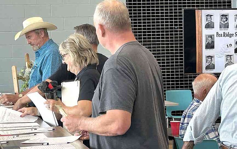 School Alumni reunion well attended | Pea Ridge Times
