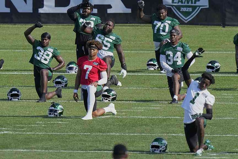 Jets QB dislocates big toe, carted off | The Arkansas Democrat-Gazette ...