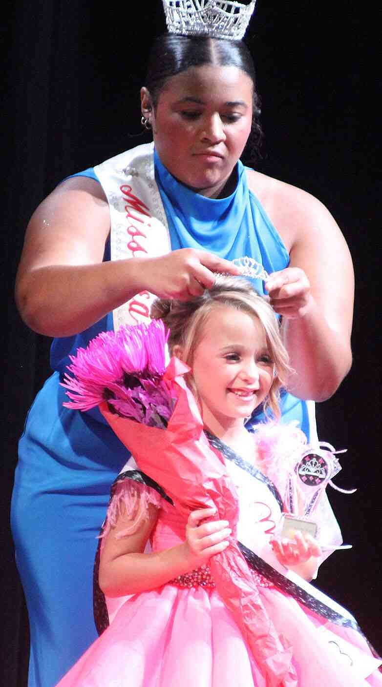 Savannah Young crowned Miss Pea Ridge 2025 | Pea Ridge Times