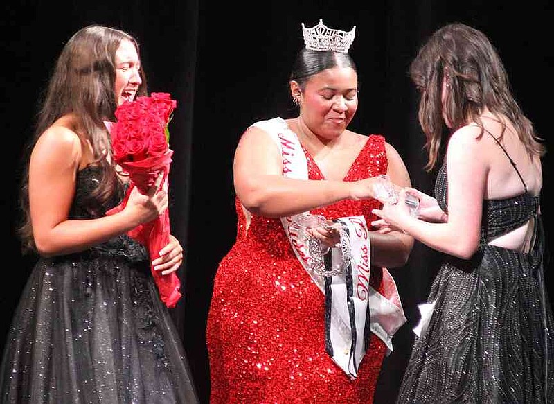 Savannah Young crowned Miss Pea Ridge 2025 | Pea Ridge Times
