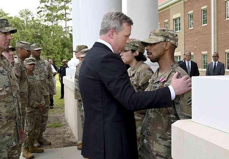 Soldiers’ quick action after shooting praised | Northwest Arkansas ...