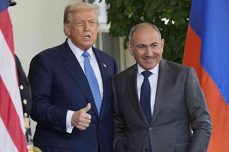 Leaders of Armenia, Azerbaijan shake hands, sign deal at White House ...