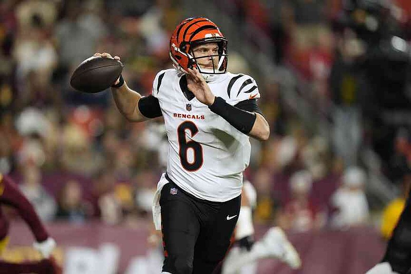 Burrow leads 2 TD drives in win | Northwest Arkansas Democrat-Gazette