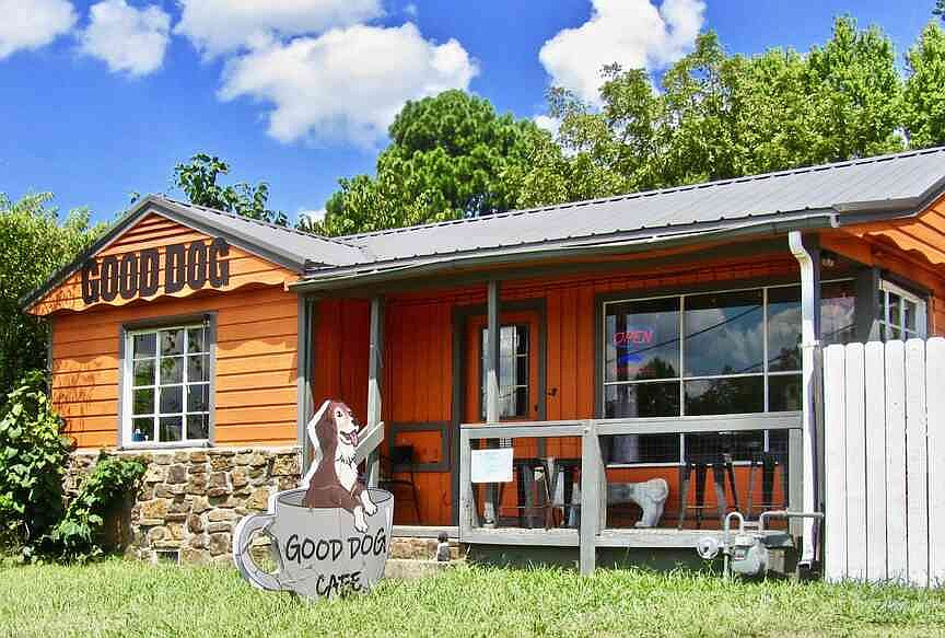 ARKANSAS SIGHTSEEING: Good Dog Cafe keeps canines, owners happy | The ...