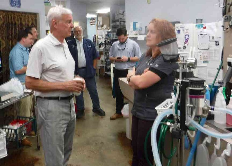 Congressman Steve Womack visits Gravette animal care center | Westside ...