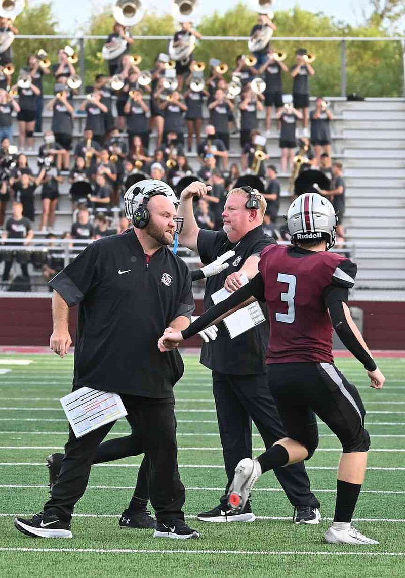 Lights out! SSHS game called in darkness | The Herald Leader