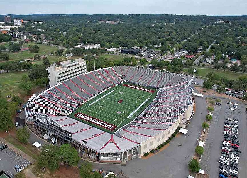 Alumni, government leaders look forward to showdown between Razorbacks ...