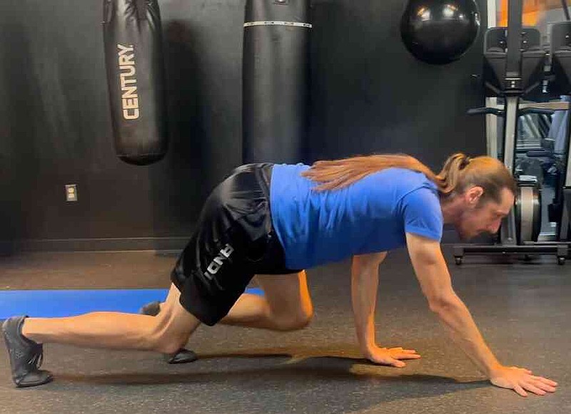 MASTER CLASS: Do the ‘Bear Crawl’ for seasonal outdoor exercise | The ...