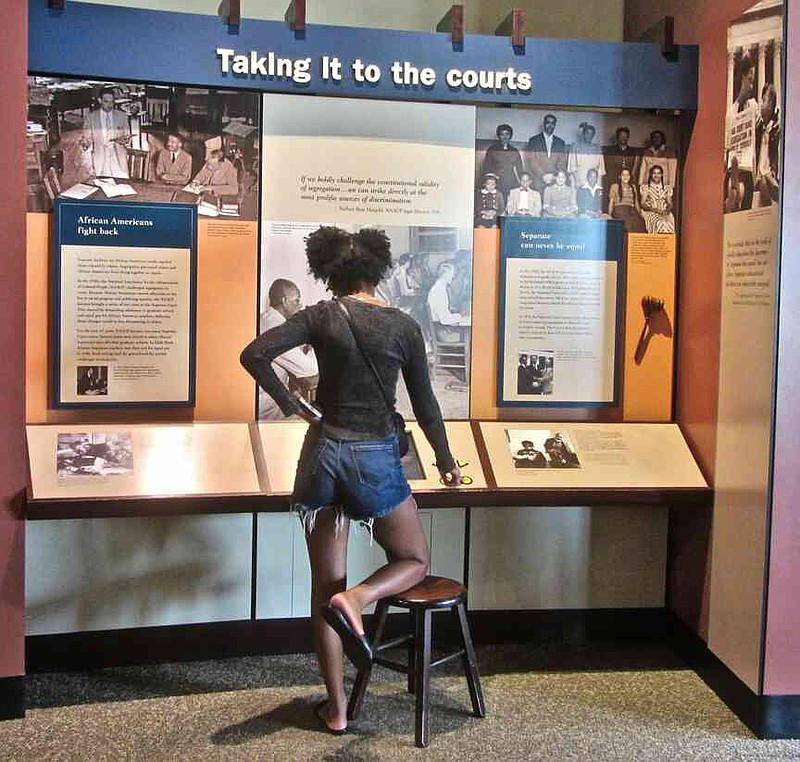 ARKANSAS SIGHTSEEING: The story and impact of Little Rock Central High ...