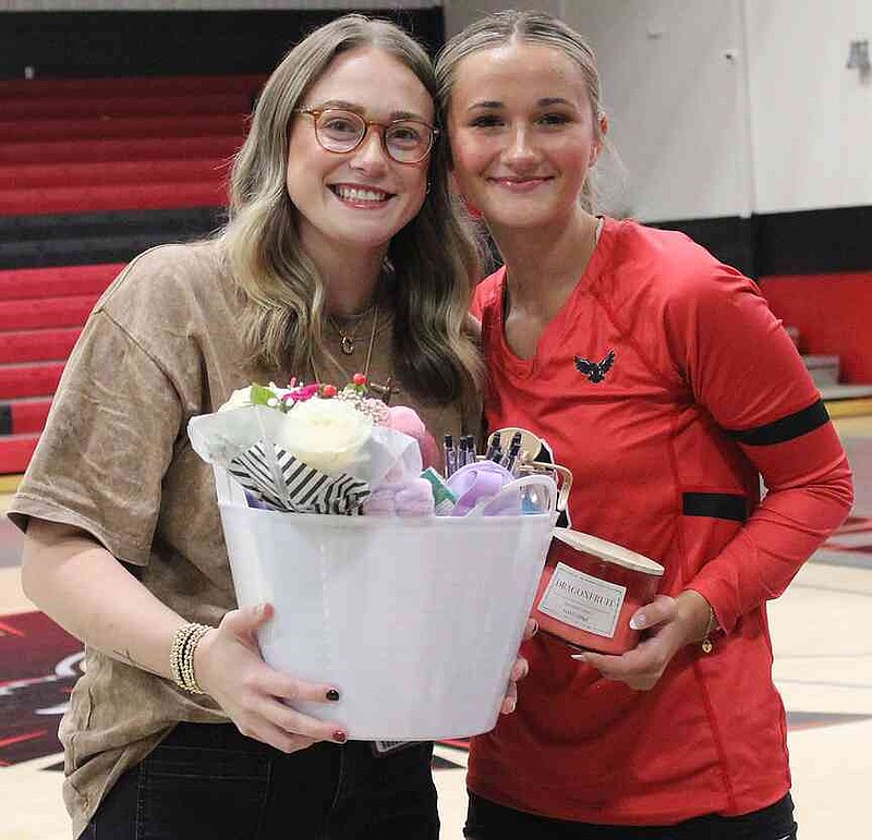 Teachers honored by volleyball seniors | Pea Ridge Times