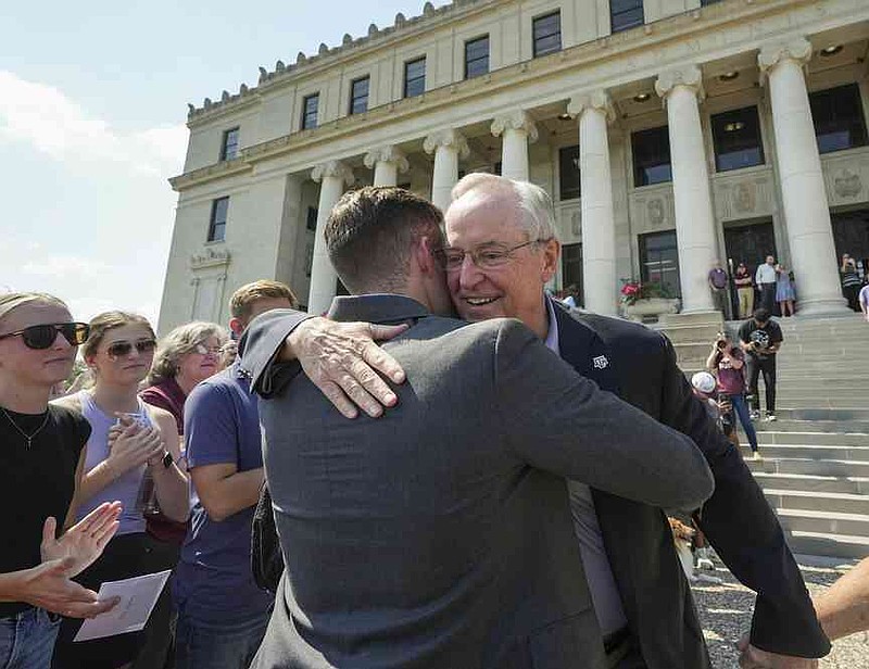 Texas A&M’s Welsh resigns as president | The Arkansas Democrat-Gazette ...