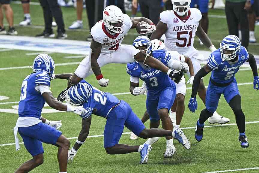 Smith’s long run, late fumble recovery leads Memphis to 32-31 win over ...