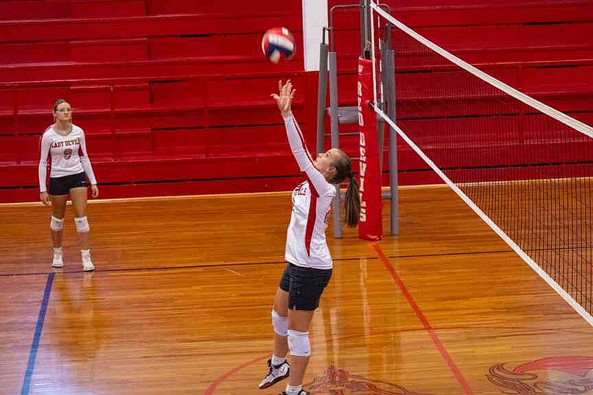 WATCH | Laney Griffin’s leadership fuels Mountain Pine Red Devil volleyball | Hot Springs ...