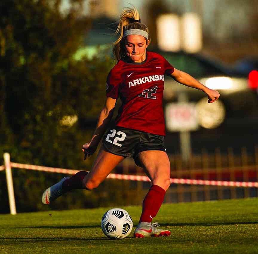 Walt Beazley saw Arkansas sports through the eye of a camera lens | Hot ...