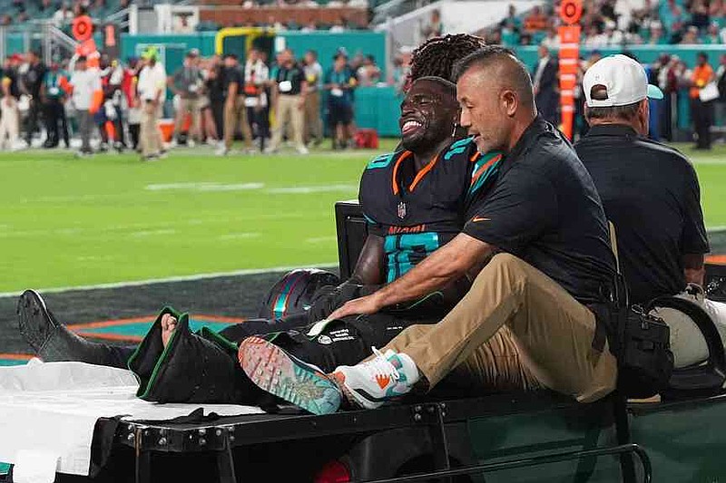 Dolphins’ Hill suffers dislocated left knee | Hot Springs Sentinel Record