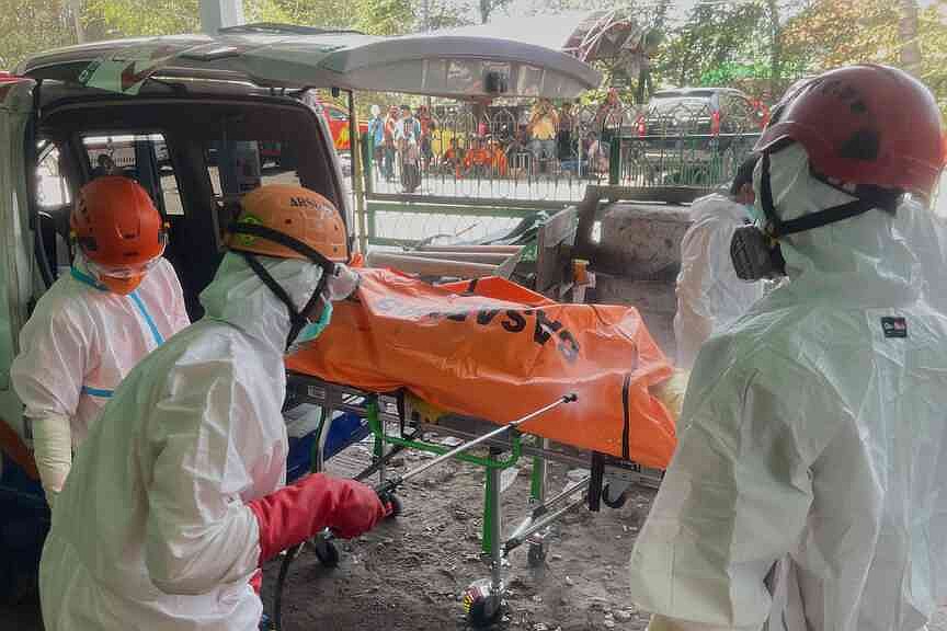 Crews recover bodies from collapsed school | Northwest Arkansas ...