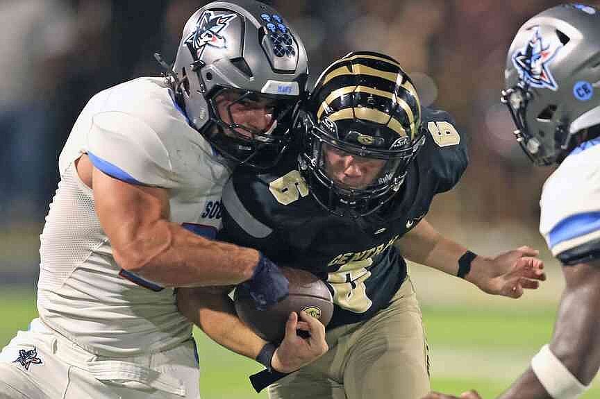 Mavericks thrive with well-Dunn defense | River Valley Democrat-Gazette