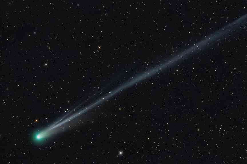 How to spot two green comets shining bright in the night sky | Hot ...