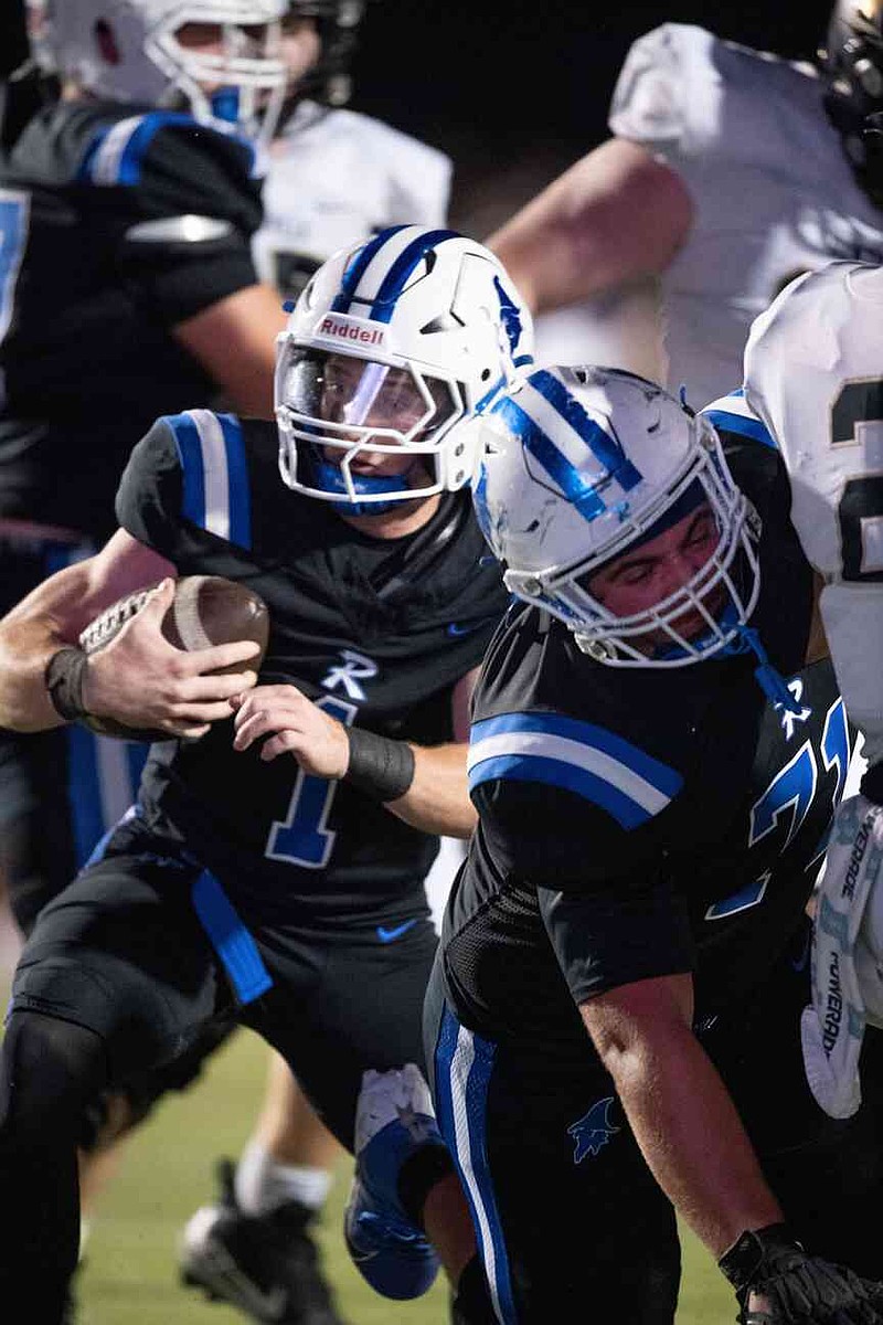Bentonville holds off Rogers in final seconds to win 31-28, moves into ...