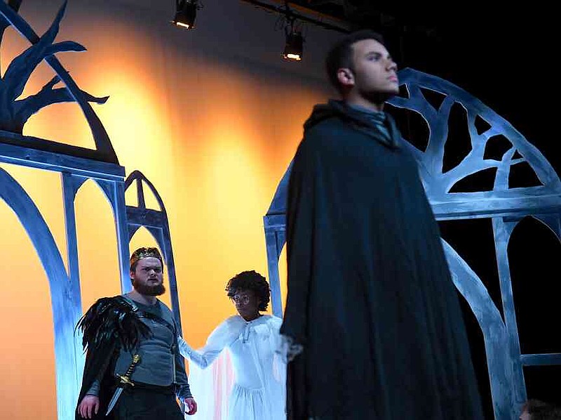 WATCH | Hot Springs Trojan Theatre brings ‘Macbeth’ to life | Hot ...
