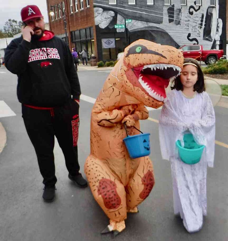 Gravette hosts Trick or Treat on Main event | Westside Eagle Observer