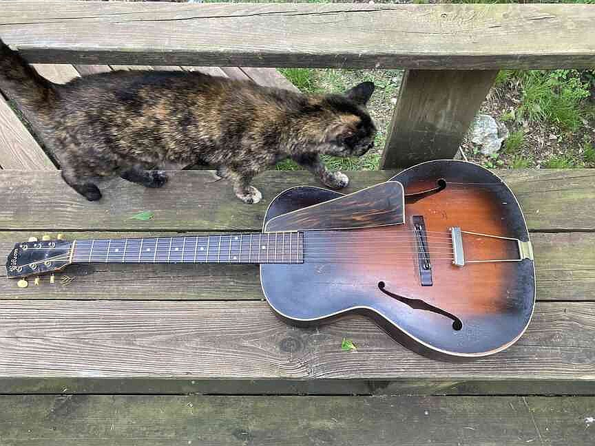 OPINION | PUTTHOFF: Not giving up this guitar, no matter what ‘Roadshow ...