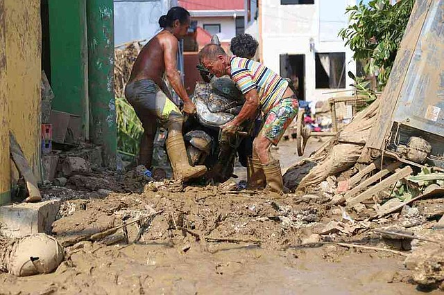 Typhoon Kalmaegi hits Vietnam | The Arkansas Democrat-Gazette ...