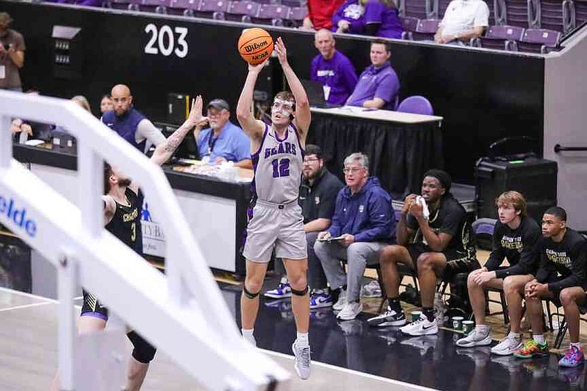 Former Lake Hamilton Wolf Ty Robinson leads UCA Bears to 110-63 win ...