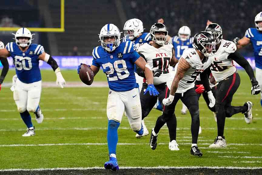 Team effort: Despite 244-yard, 3-TD effort, Colts RB Taylor shares ...