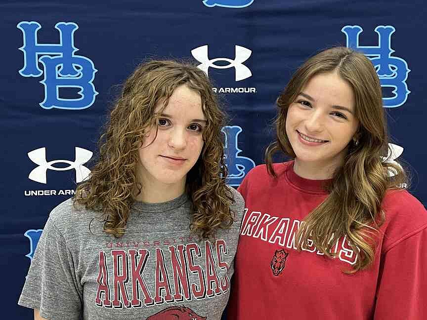 Gibson twins to swim at Arkansas | Northwest Arkansas Democrat-Gazette