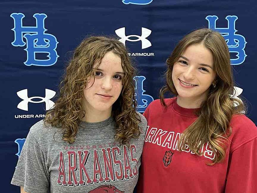 Gibson twins to swim at Arkansas | Northwest Arkansas Democrat-Gazette