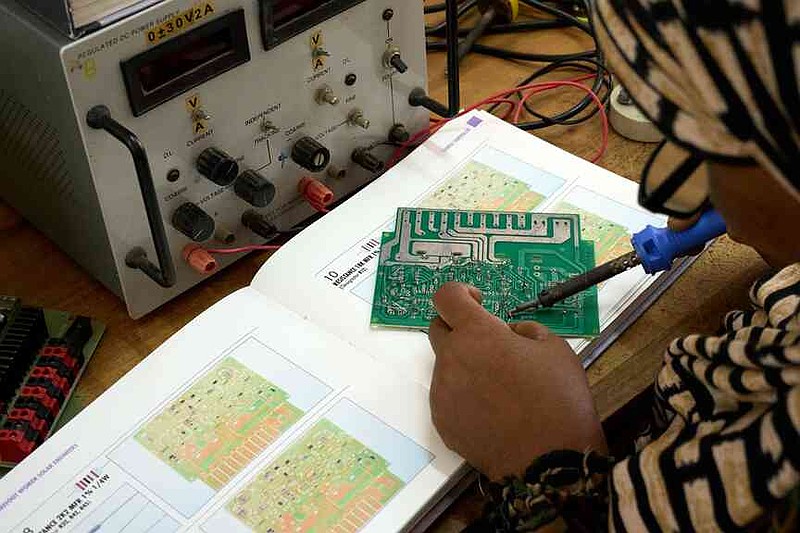 Zanzibar’s ‘solar mamas’ trained as techs to help light up communities ...