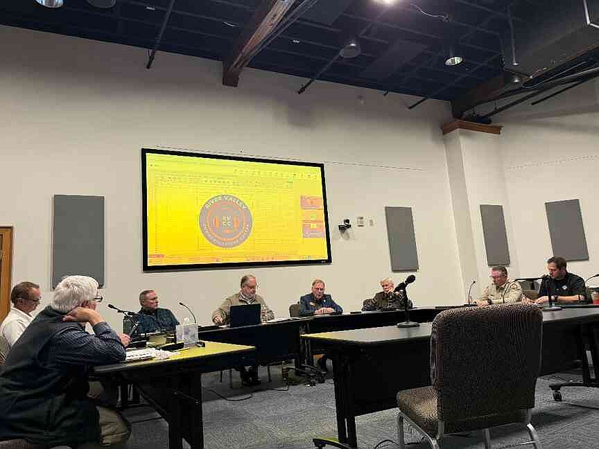 River Valley Communications Center board considers speeding up 911 ...