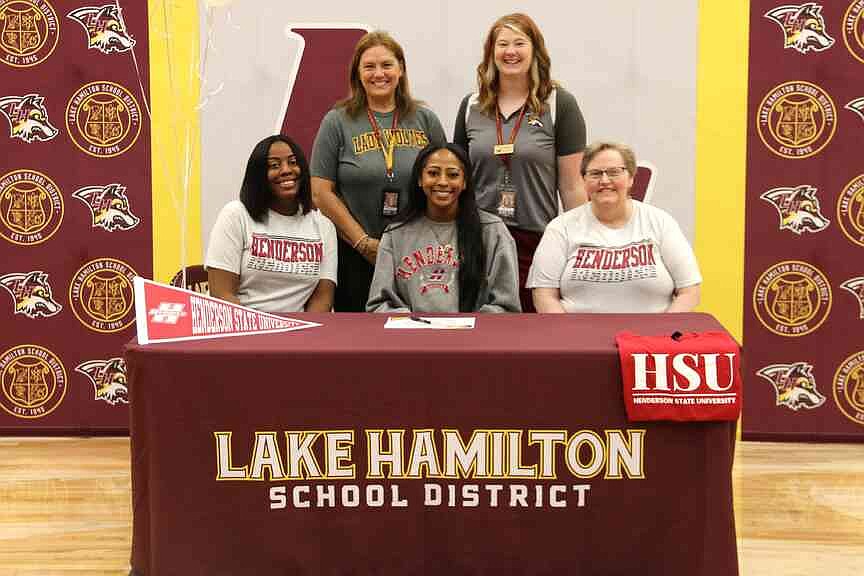 Lake Hamilton’s Saniayh Cook signs with Henderson volleyball | Hot ...