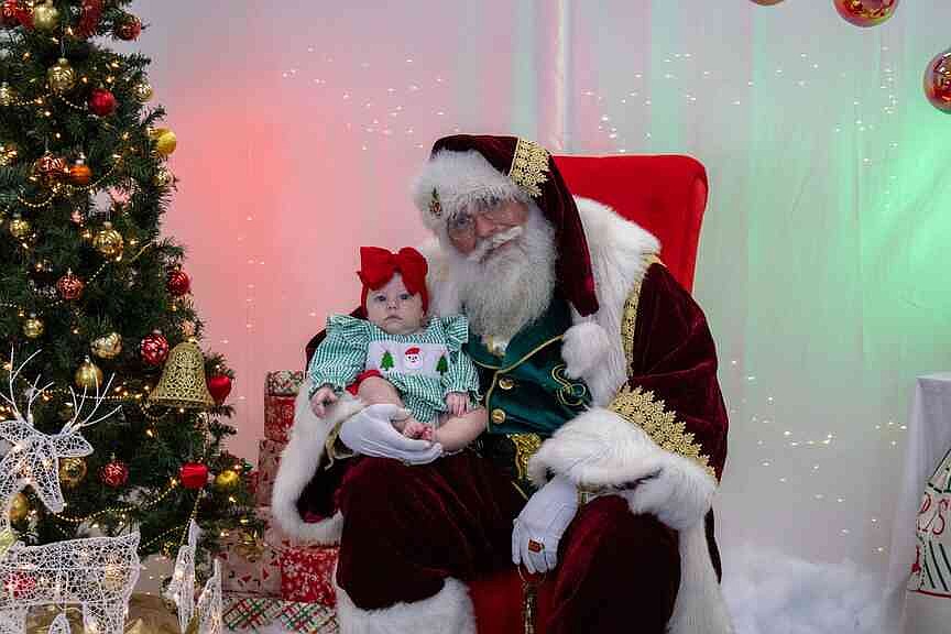 WATCH | Santa Claus brings holiday cheer to The Sentinel-Record | Hot ...