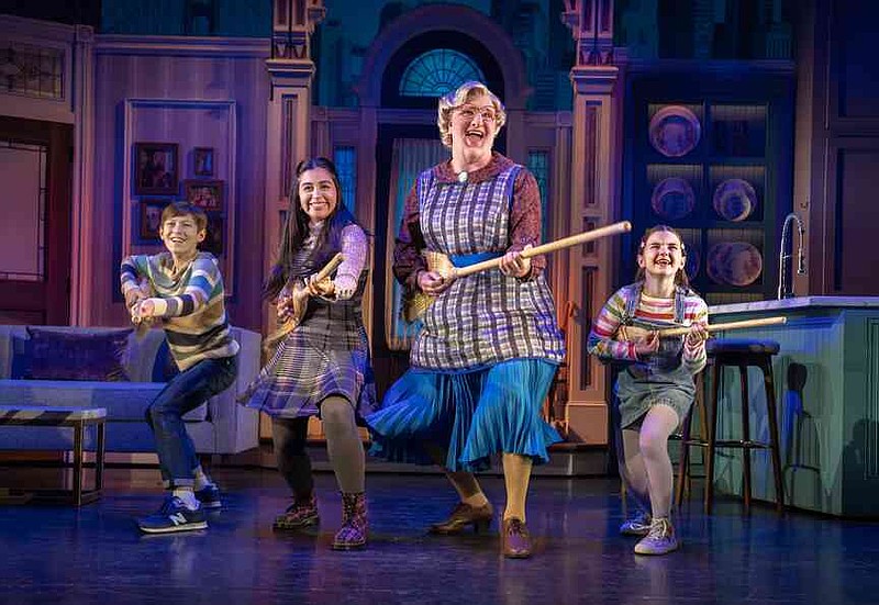 THEATER: ‘Helloooooo, Dears!’ Actor started imitating ‘Mrs. Doubtfire ...