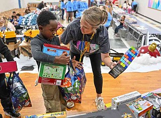 PHOTOS: Jones Christmas Project in Springdale | The Arkansas Democrat ...