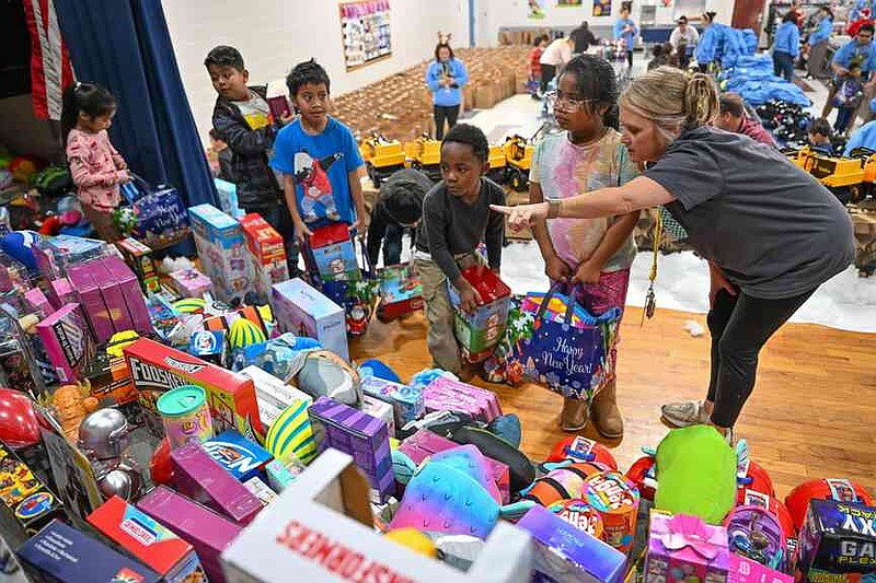 PHOTOS: Jones Christmas Project in Springdale | The Arkansas Democrat ...