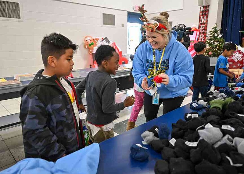 PHOTOS: Jones Christmas Project in Springdale | The Arkansas Democrat ...