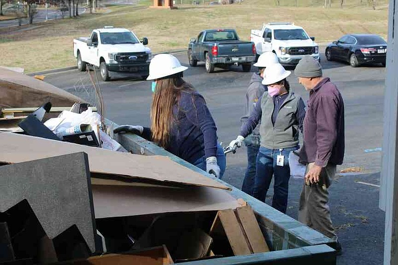 Summit Utilities cleans up Vine Street facility for Project HOPE Food ...