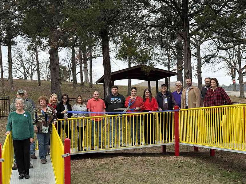 Leadership Crawford County cuts ribbon on repainted Lions Club ...