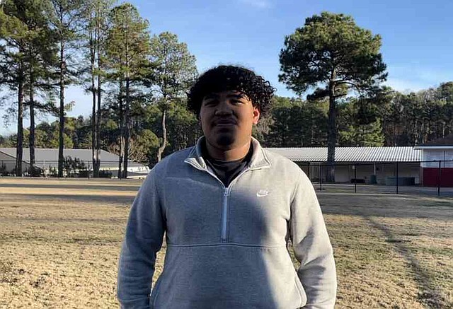 Mountain Pine senior Antonio Rookard honors late friend on gridiron ...