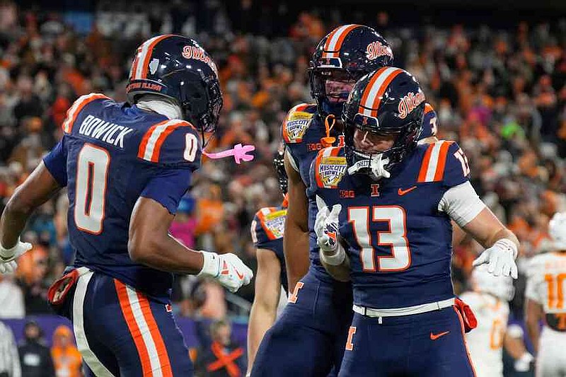 Last-second kick lifts Illini to win | Northwest Arkansas Democrat-Gazette