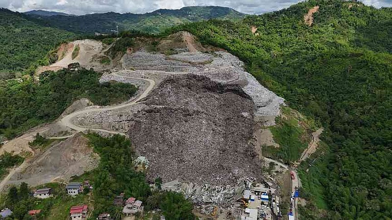 Filipino rescuers detect ‘signs of life’ in garbage avalanche that ...