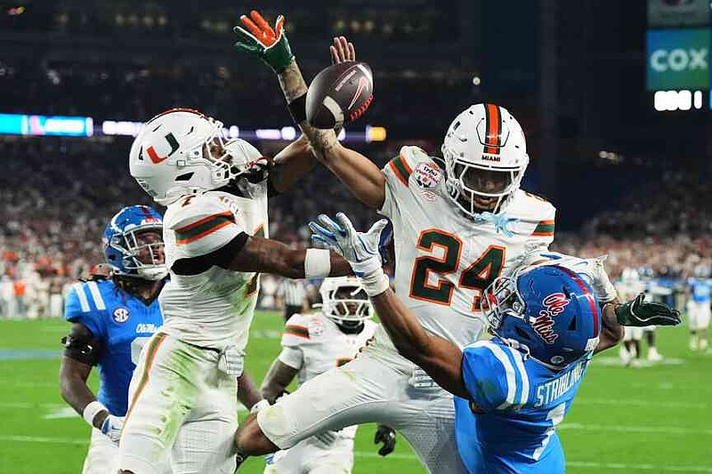 Miami, Indiana enter College Football Playoff title game near full ...