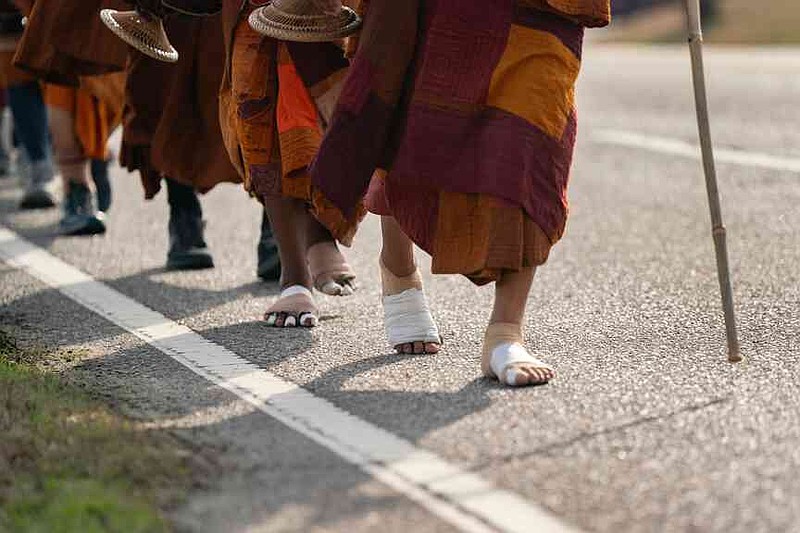 Buddhist monks, dog captivate US | Northwest Arkansas Democrat-Gazette