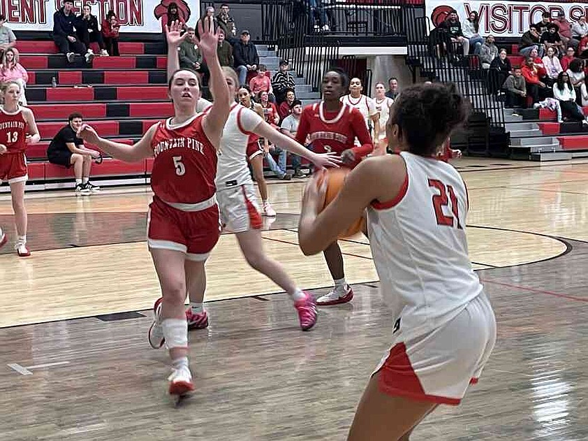 WATCH | Eagles learn from Hogs’ mistake, earn rivalry win over Red ...