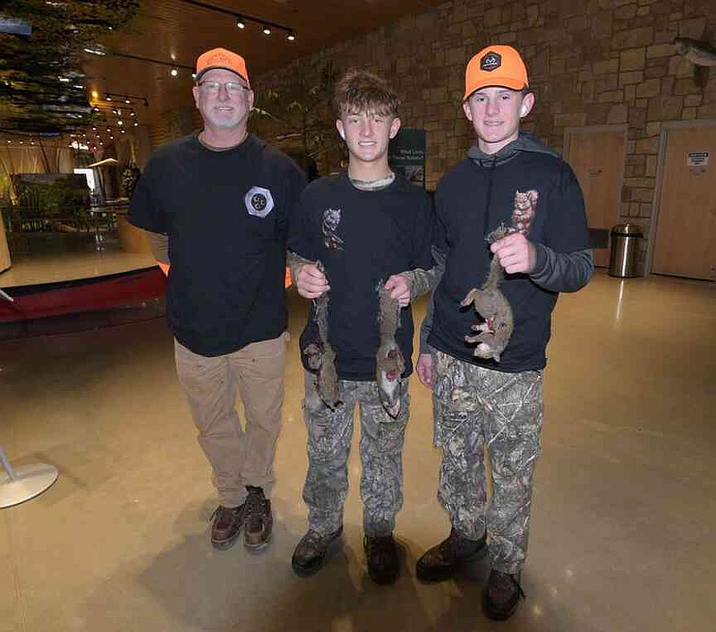 Tree cuisine: Arkansas hunters take to woods in Big Squirrel Challenge ...