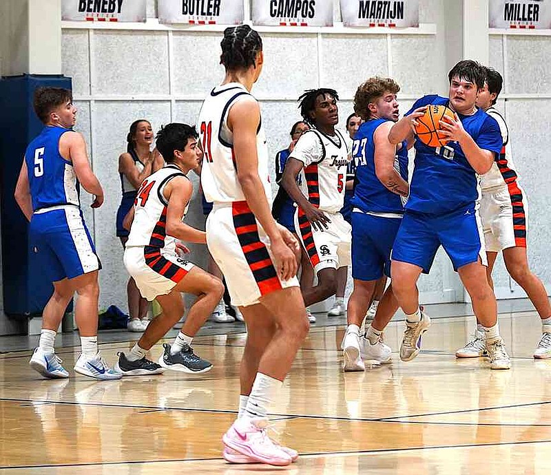 Subiaco Academy knocks off Paris at buzzer | River Valley Democrat-Gazette